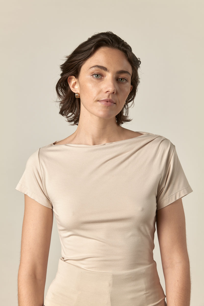 Harlow Tee | Champagne – JOAEN